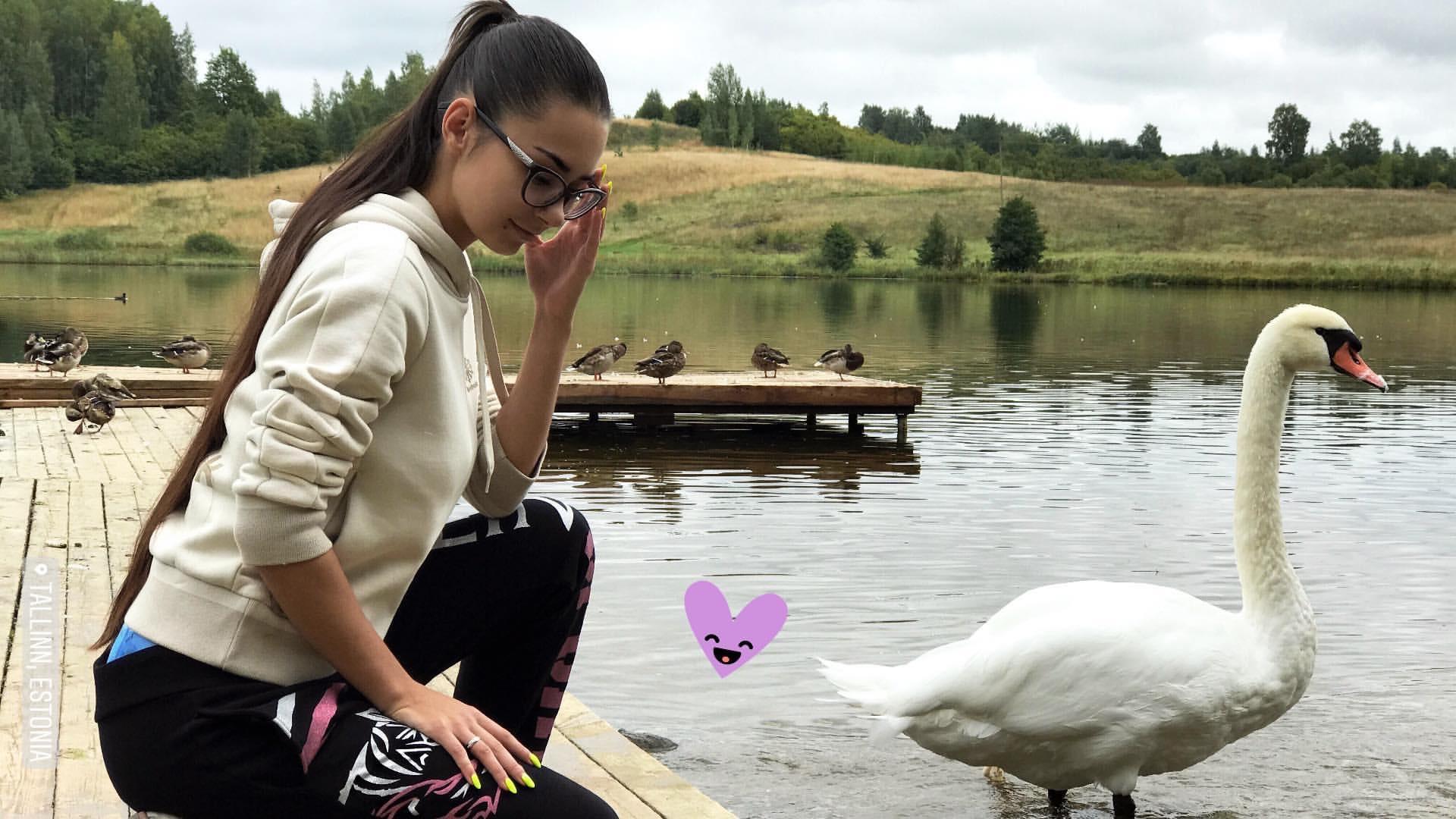 Animal girl | Scrolller