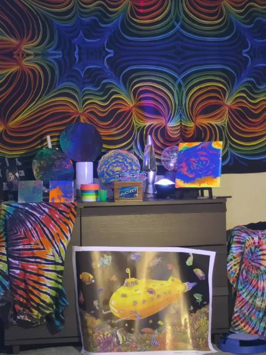 Animated a wall of my trip cave | Scrolller