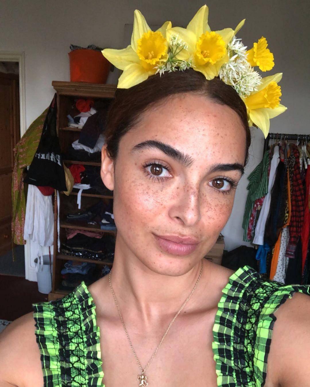 Anna Shaffer [irtr] Scrolller