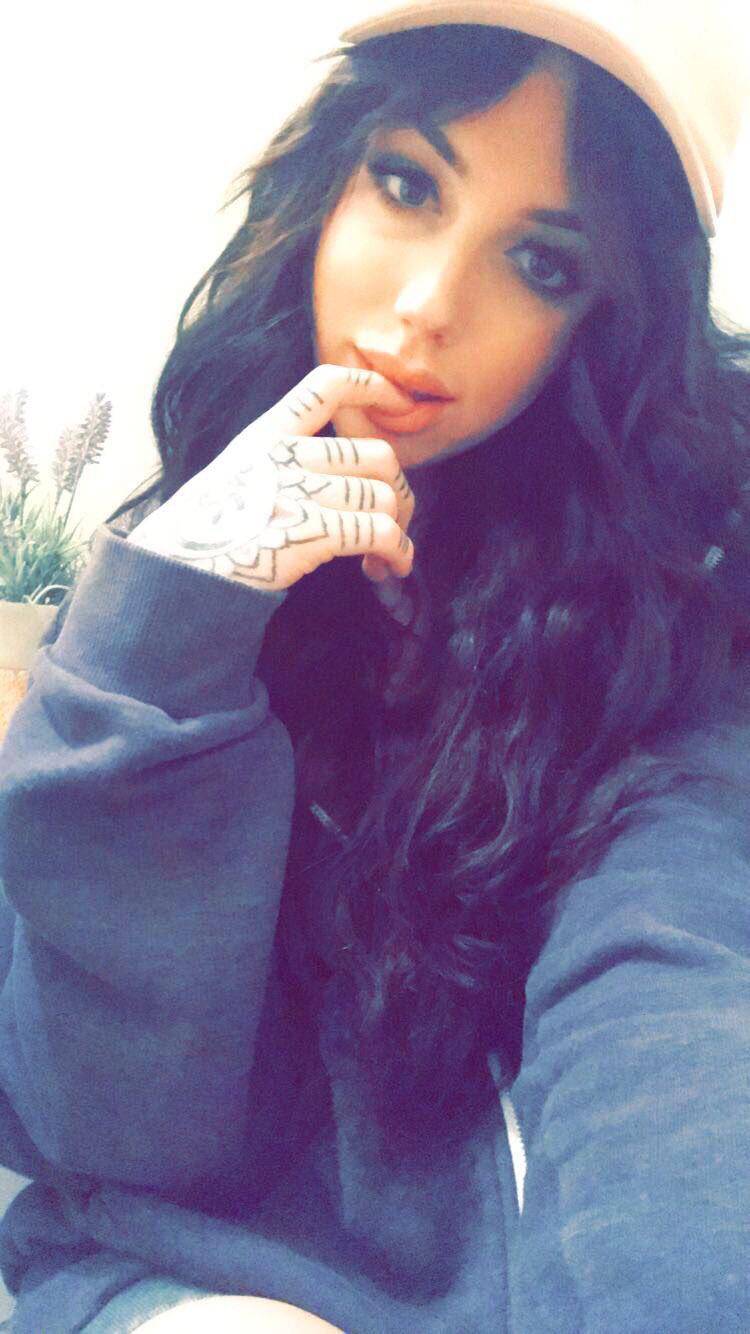 Annabelle Lane | Scrolller