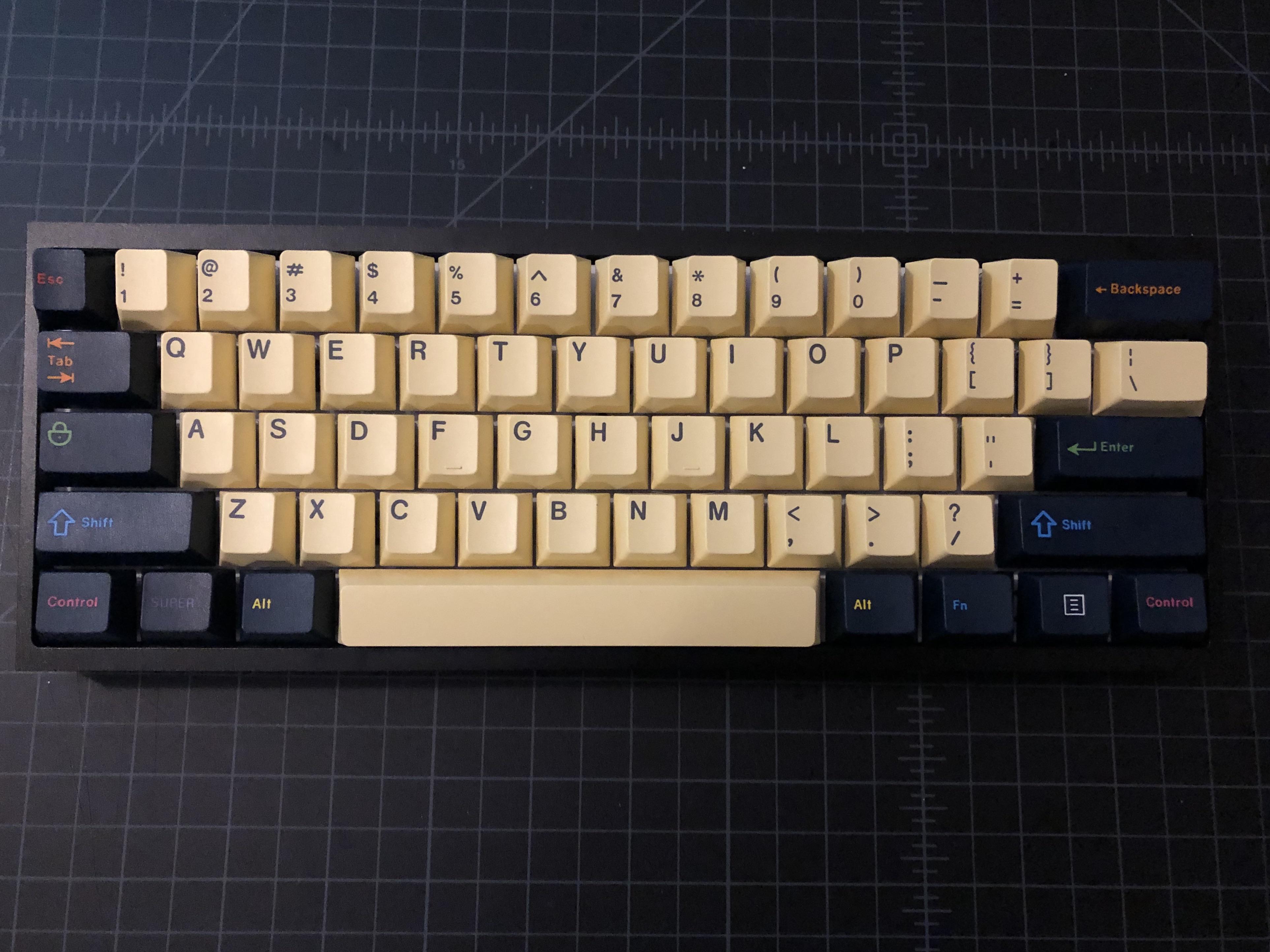 Anne Pro 2 + Tofu + GMK Solarized | Scrolller