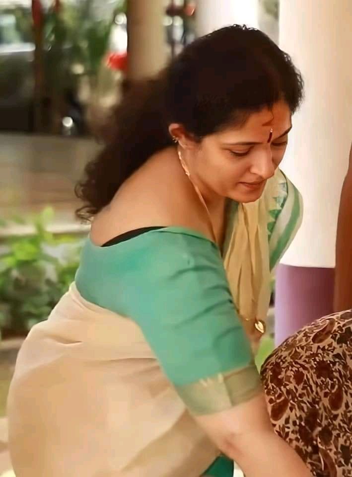 Annie aunty | Scrolller