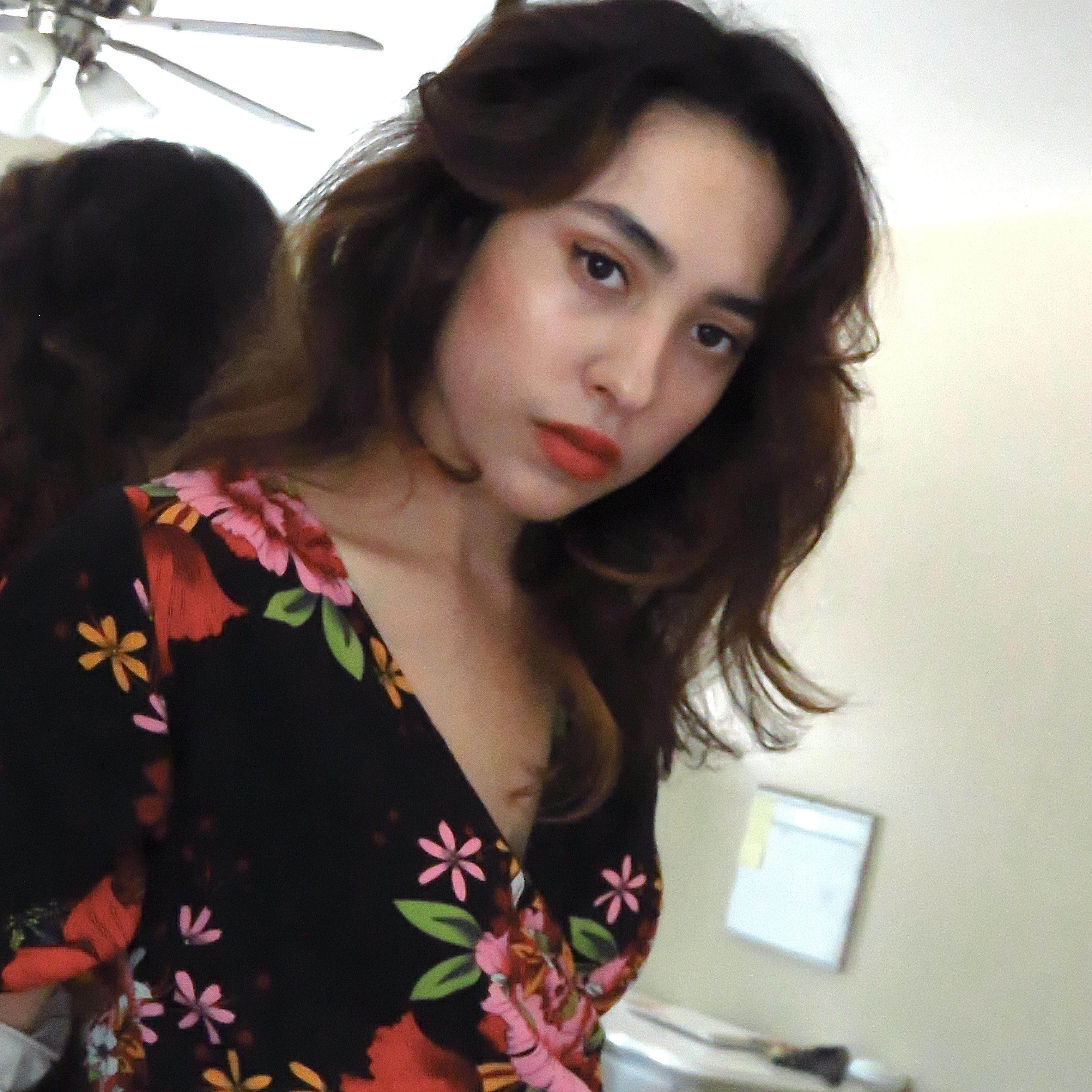 Another simple photoshoot 🥀 [Female over 18] | Scrolller