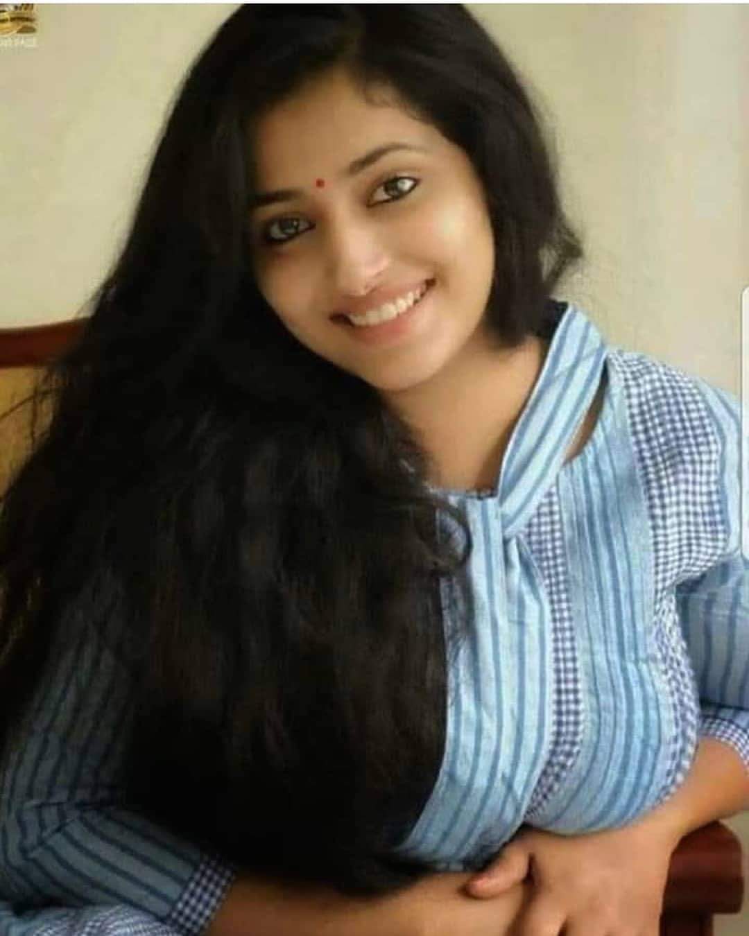 Anu Sithara | Scrolller