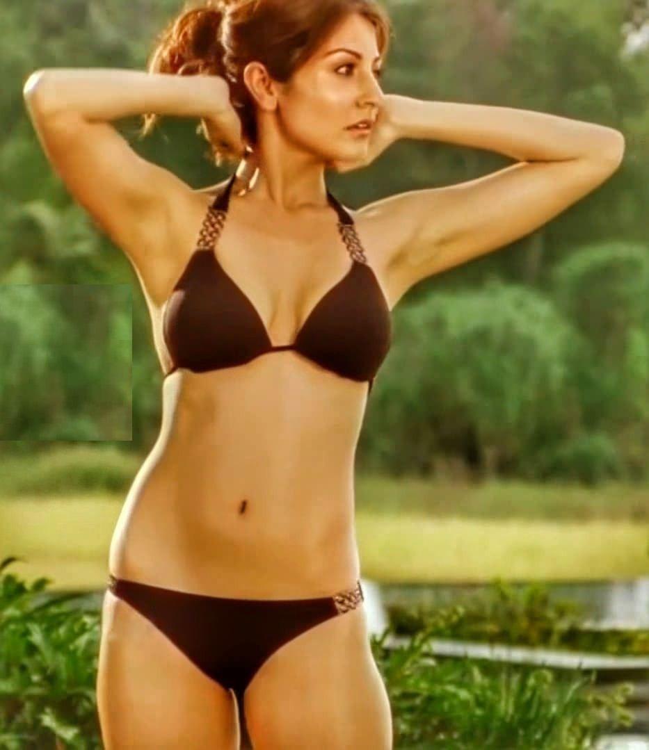 Anushka Sharma in bikini | Scrolller
