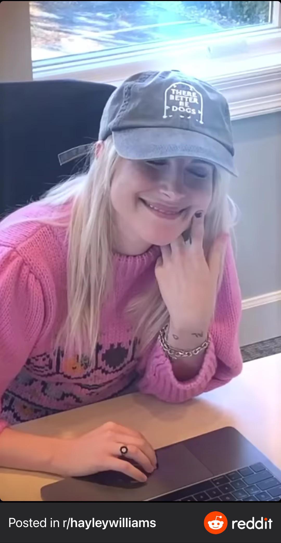 Any bi buds like Hayley!? | Scrolller