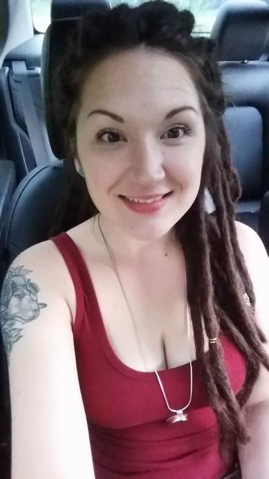 Anyone interested in tributing this hippy chick for me. Message for kik and more pics. | Scrolller