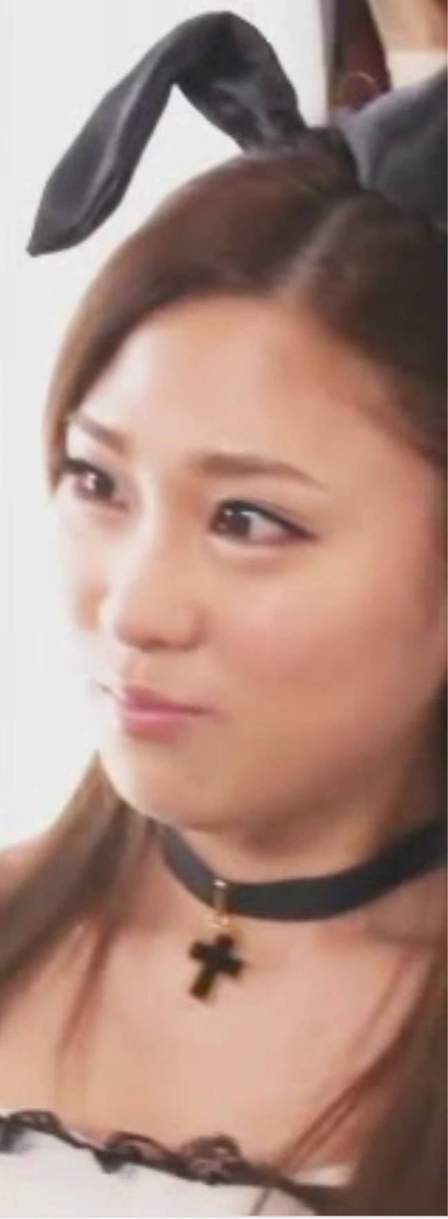 Anyone knows her? Or the code of it. Thanks in advance. | Scrolller