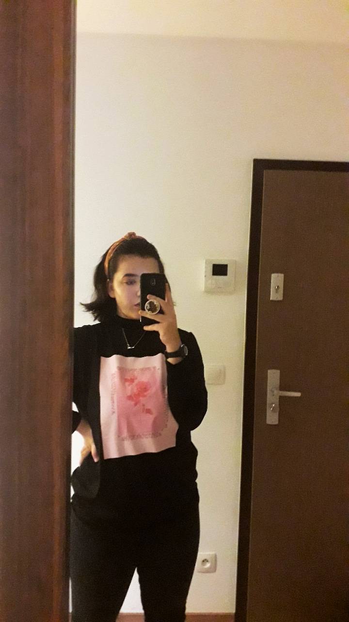 Aro pan hopping on the selfie train. 🏹🌈 | Scrolller