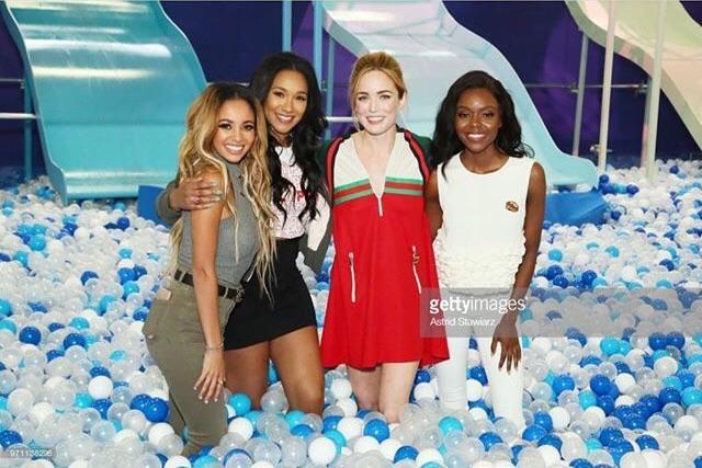 Ashleigh and Vanessa with Caity and Candace | Scrolller
