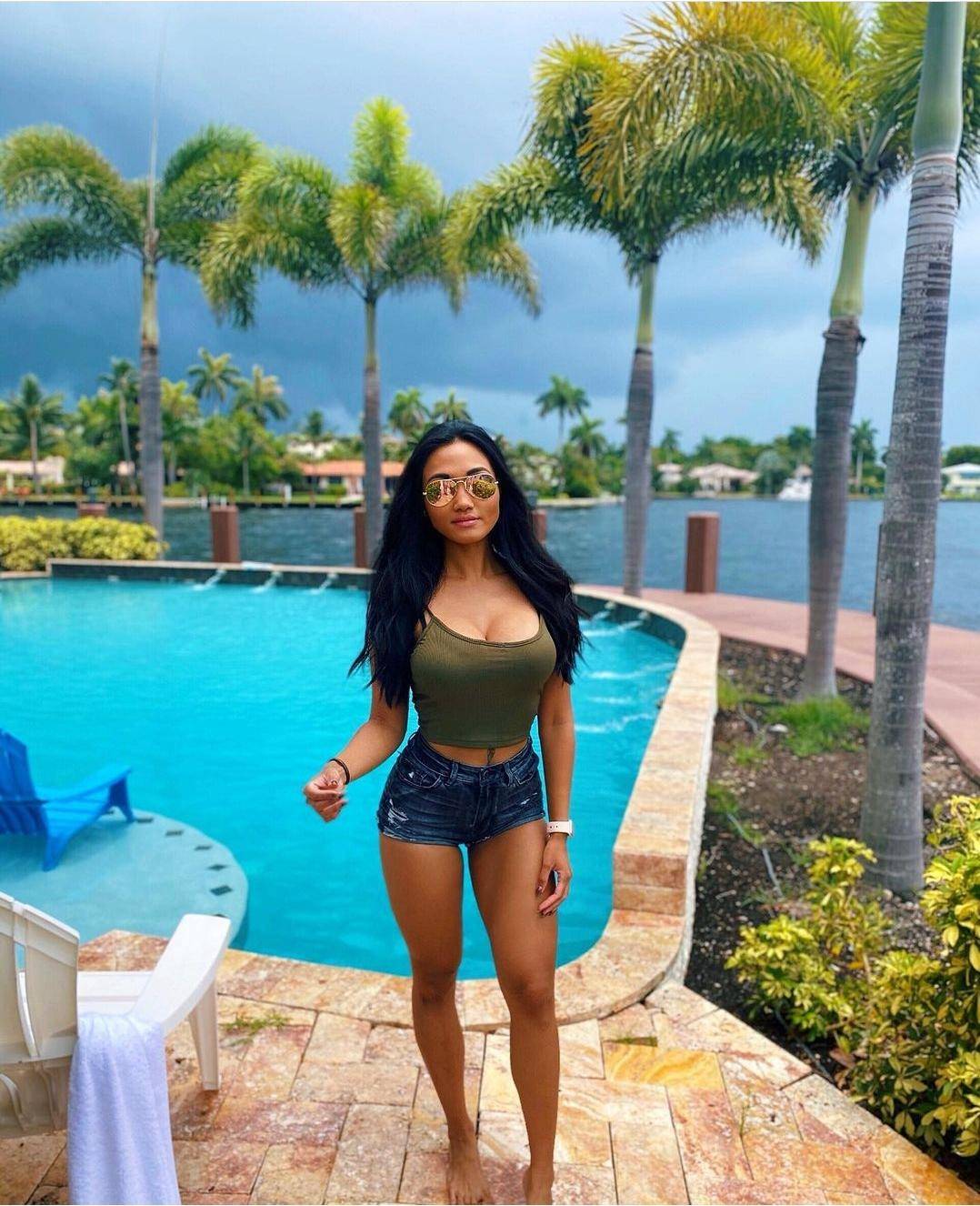 Asian bimbo | Scrolller