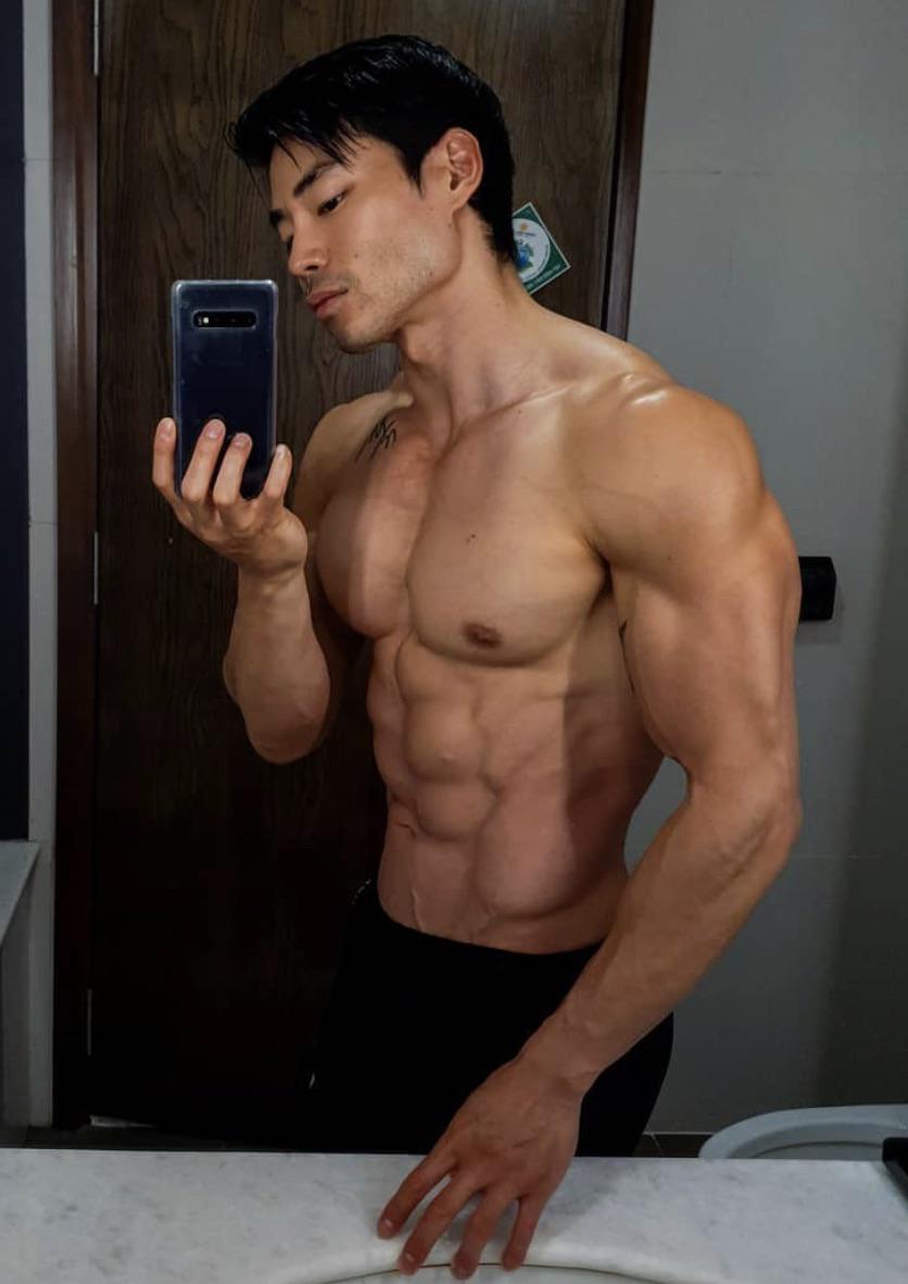 Asian Muscle Daddy | Scrolller