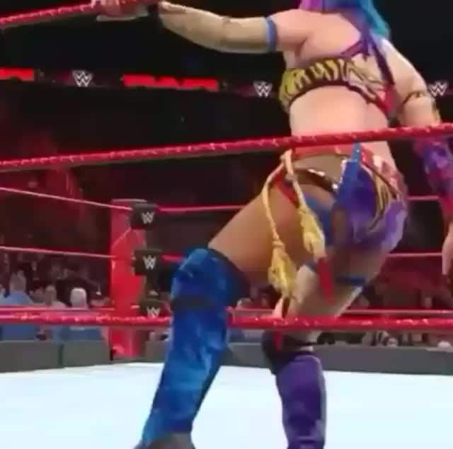 Asuka bending over! | Scrolller