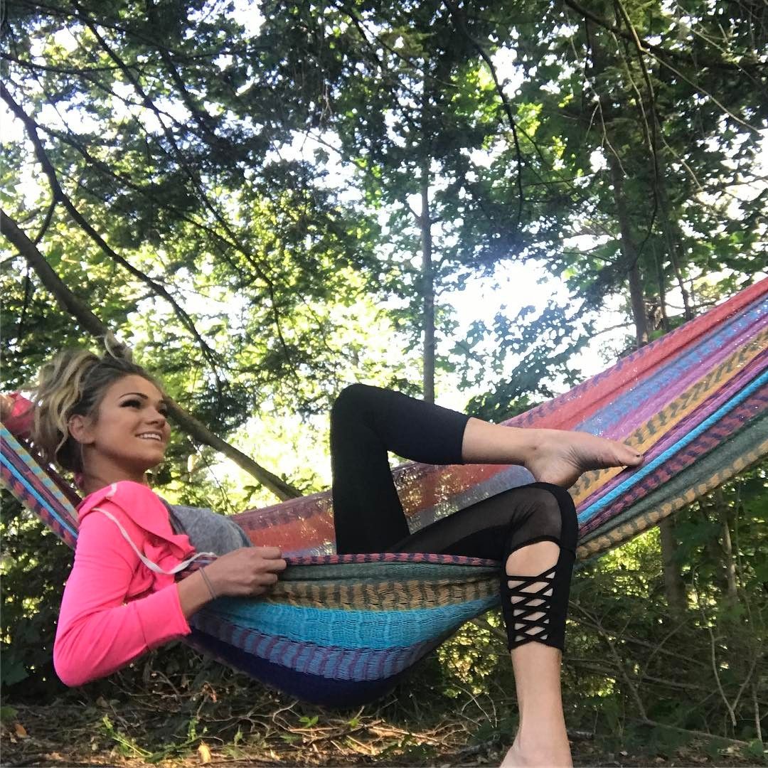 Athena Faris | Scrolller