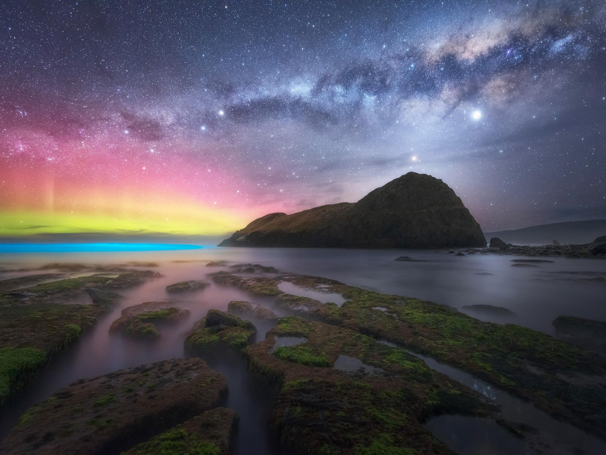Aurora Australis, Milky Way, Bioluminescence and Zodiacal Light in Tasmania, 2019 [OC] | Scrolller