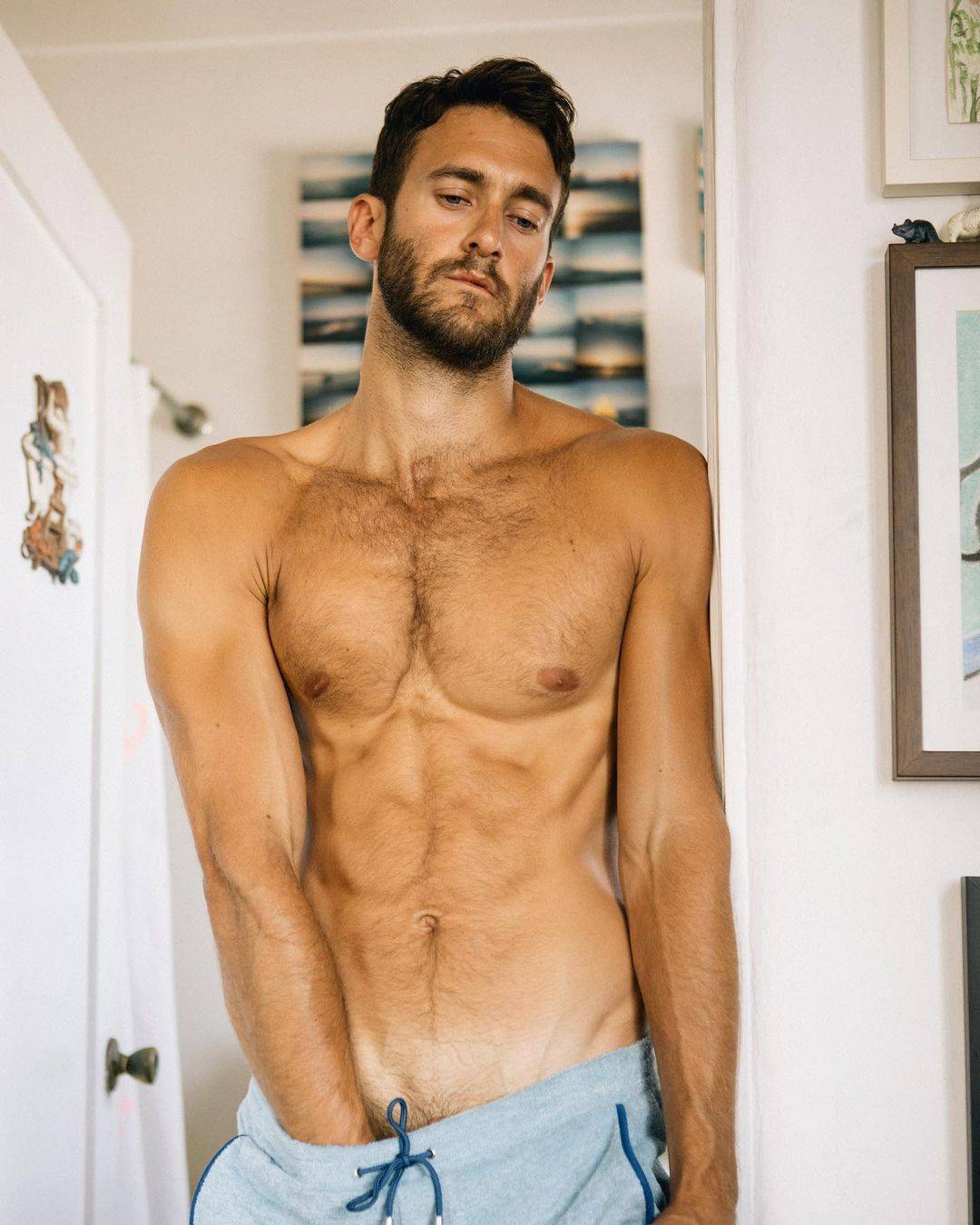 Autumn itching... | Scrolller