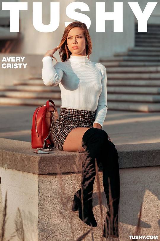 Avery Cristy | Scrolller