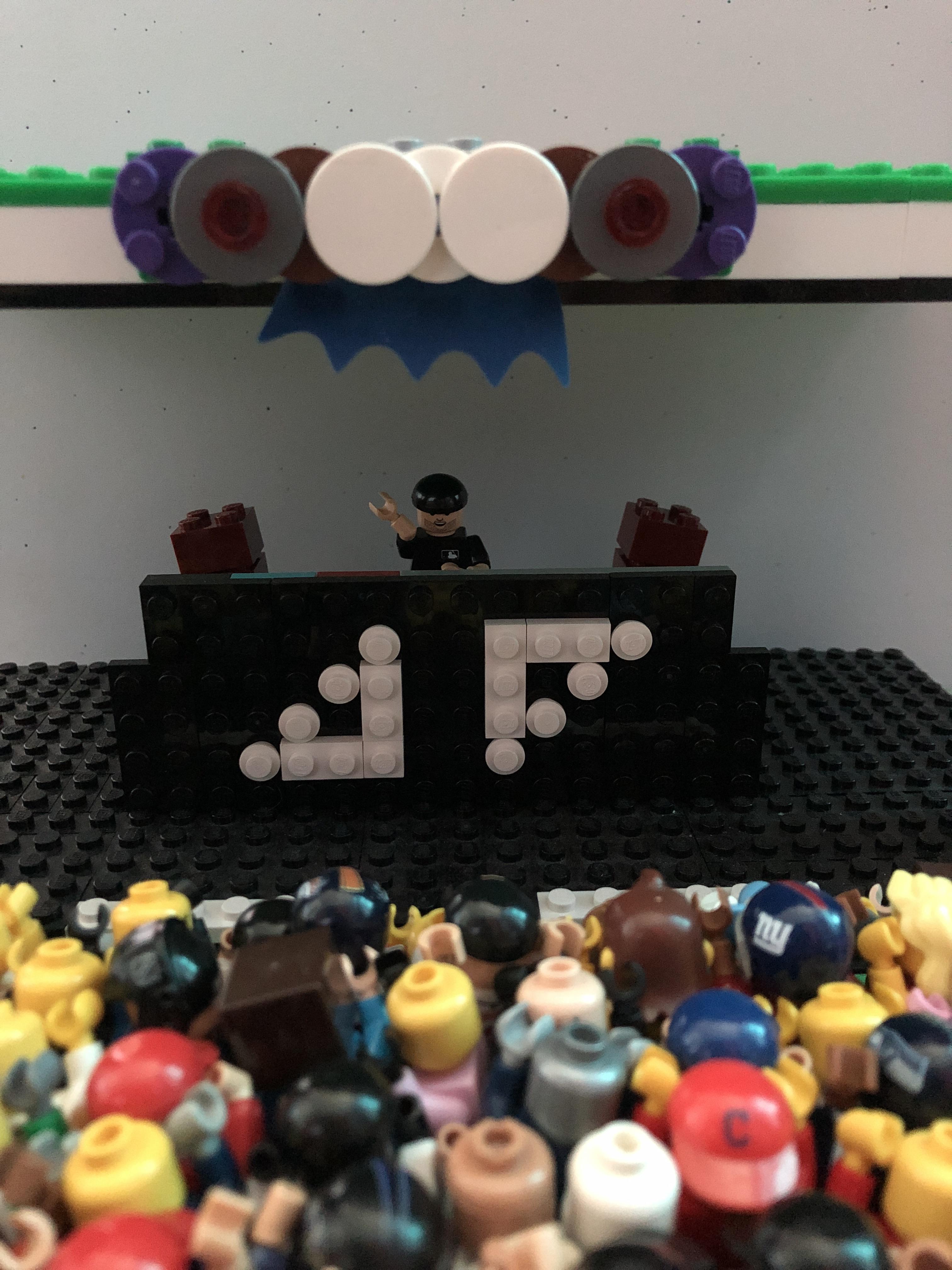 Avicii Live in Lego (finished) | Scrolller