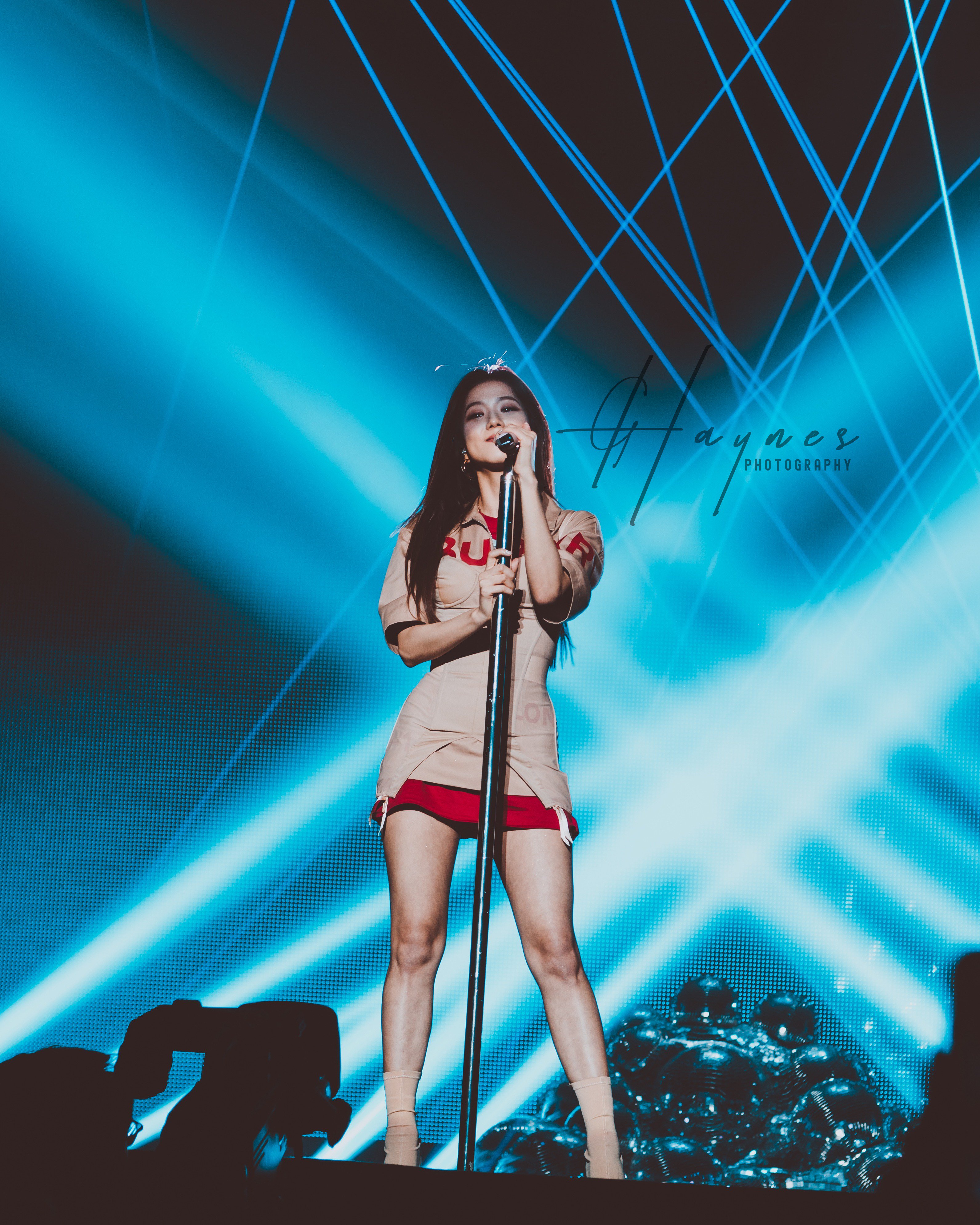 Awesome Jisoo | Scrolller