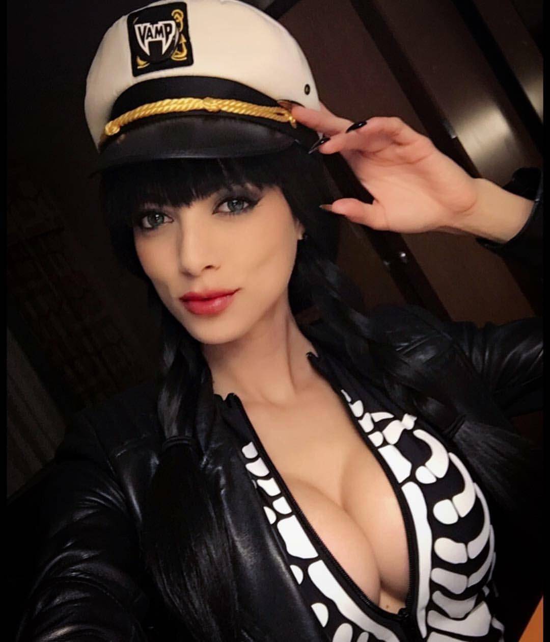 Aye Aye Captain | Scrolller