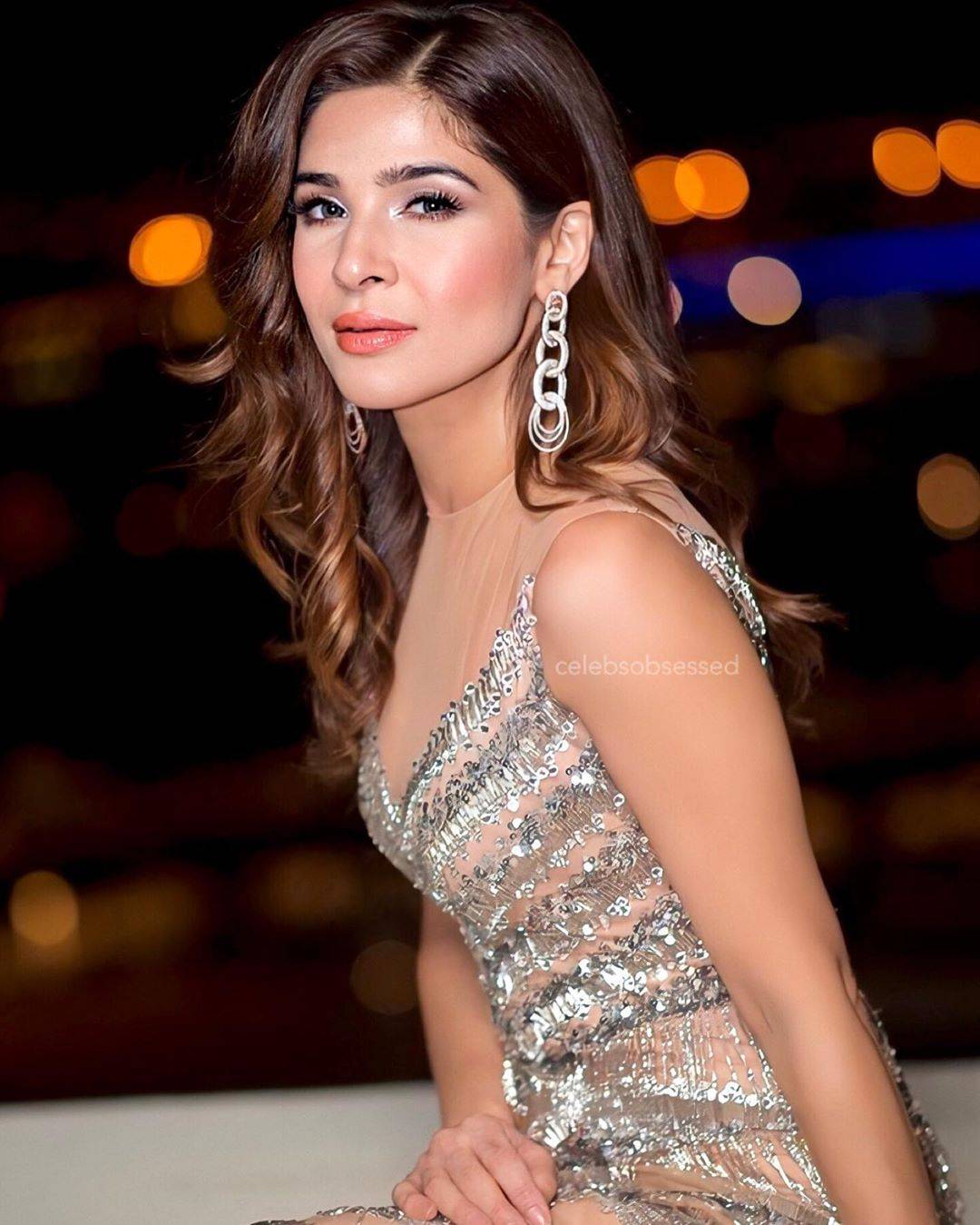 Ayesha Omar | Scrolller