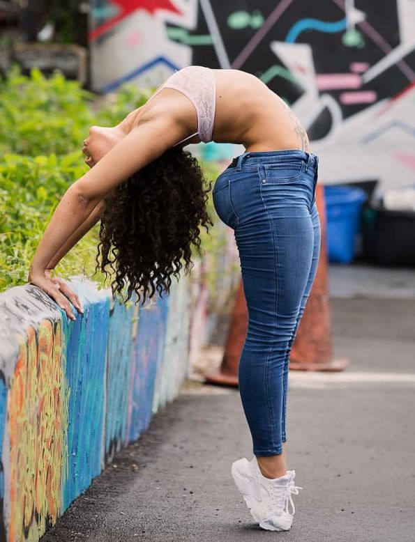 Back bend | Scrolller