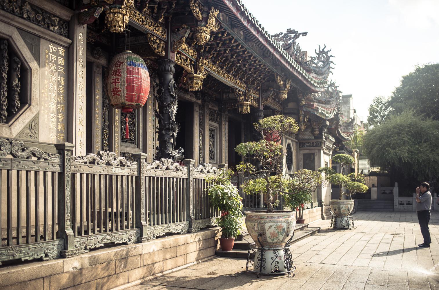 Bangka Longshan Temple, Taipei, Taiwan [OC] | Scrolller