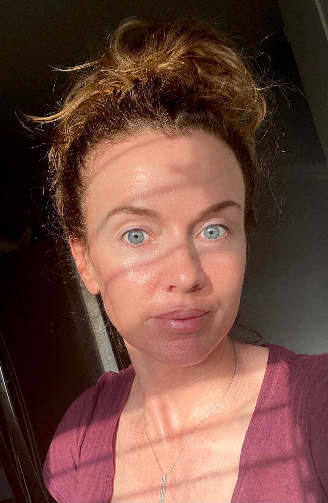 Bare face. Messy bun. Golden hour. Ready for this week! (42f) | Scrolller