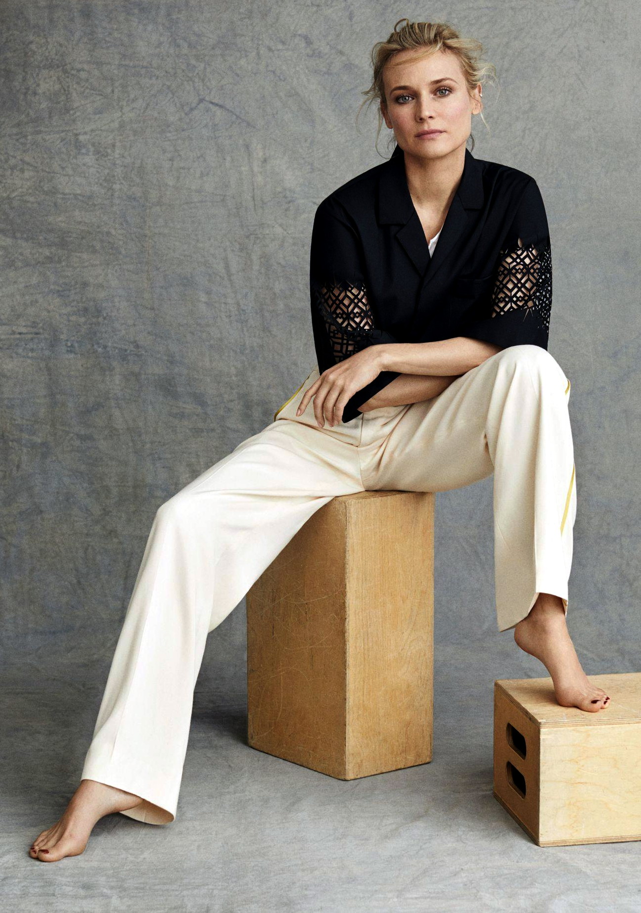 Barefoot | Scrolller