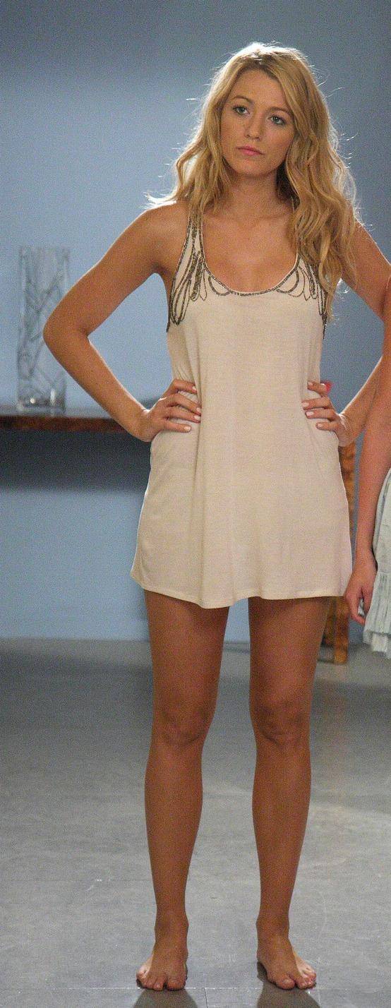 Barefoot | Scrolller