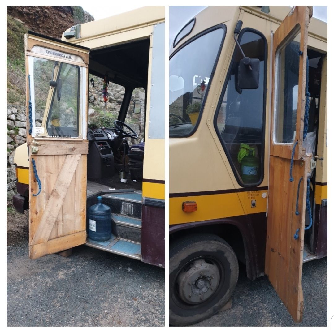 Barn door for a bus. | Scrolller