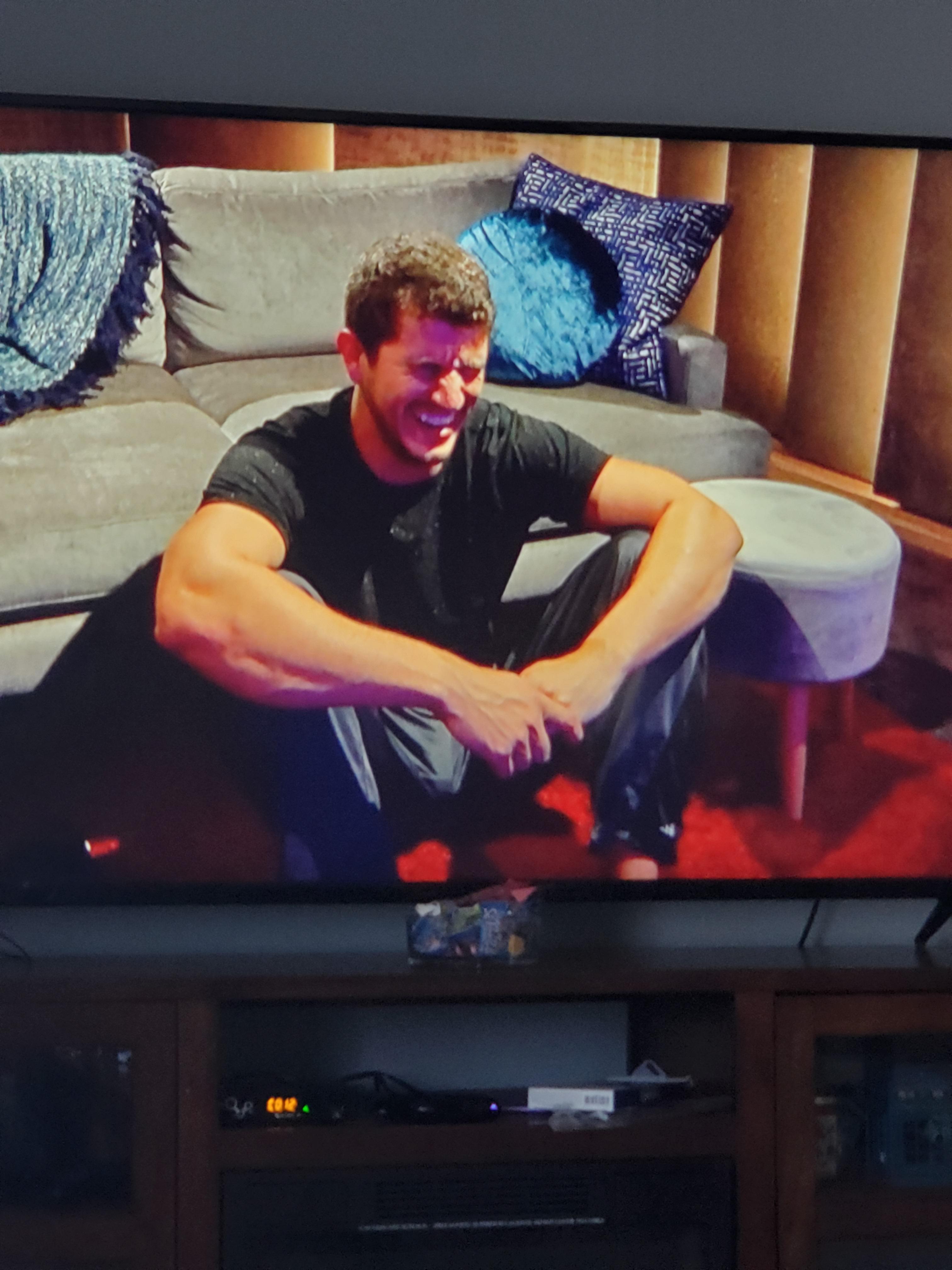 Barnetts bulge from love is blind | Scrolller