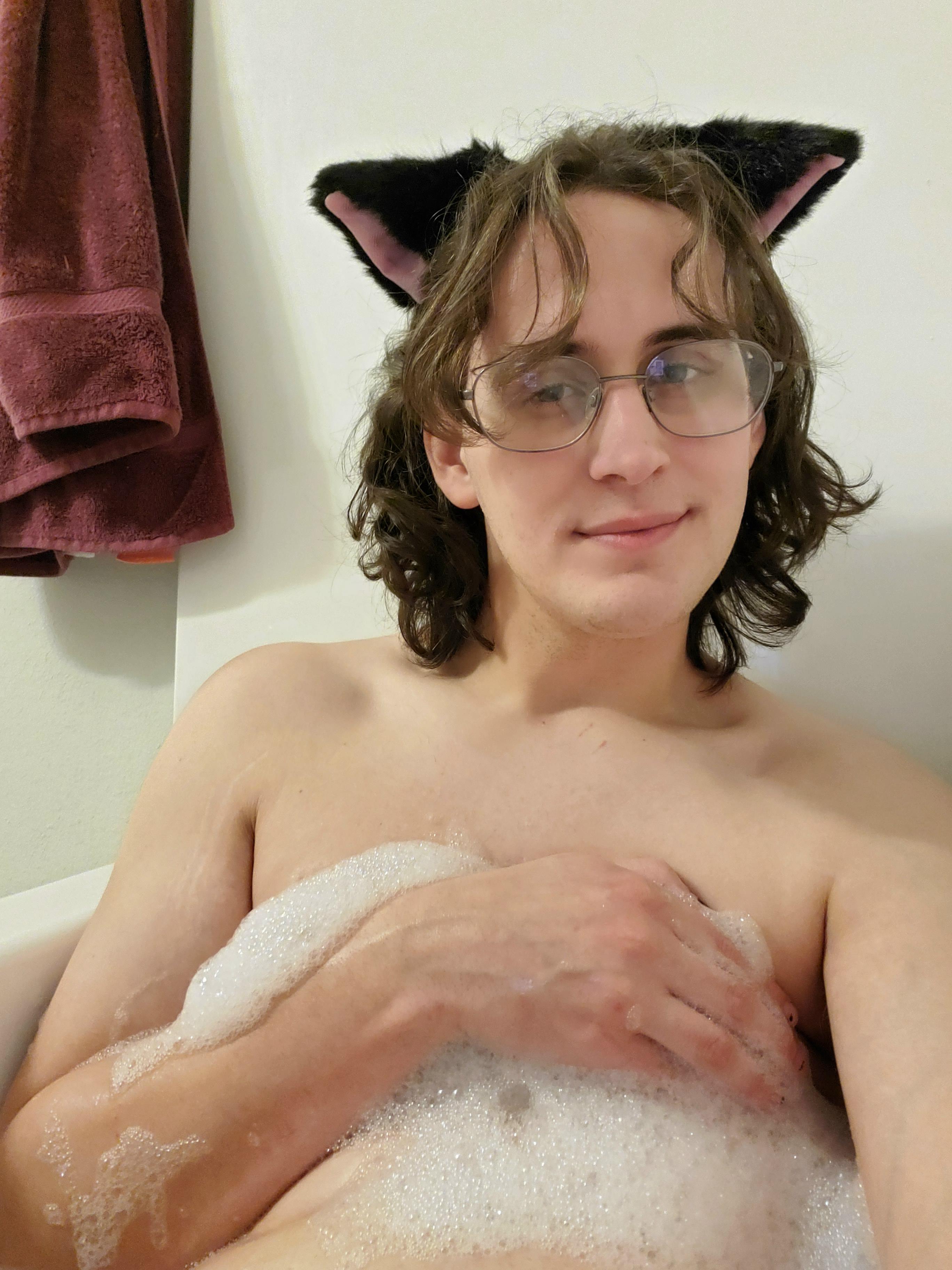 bath time !!! | Scrolller