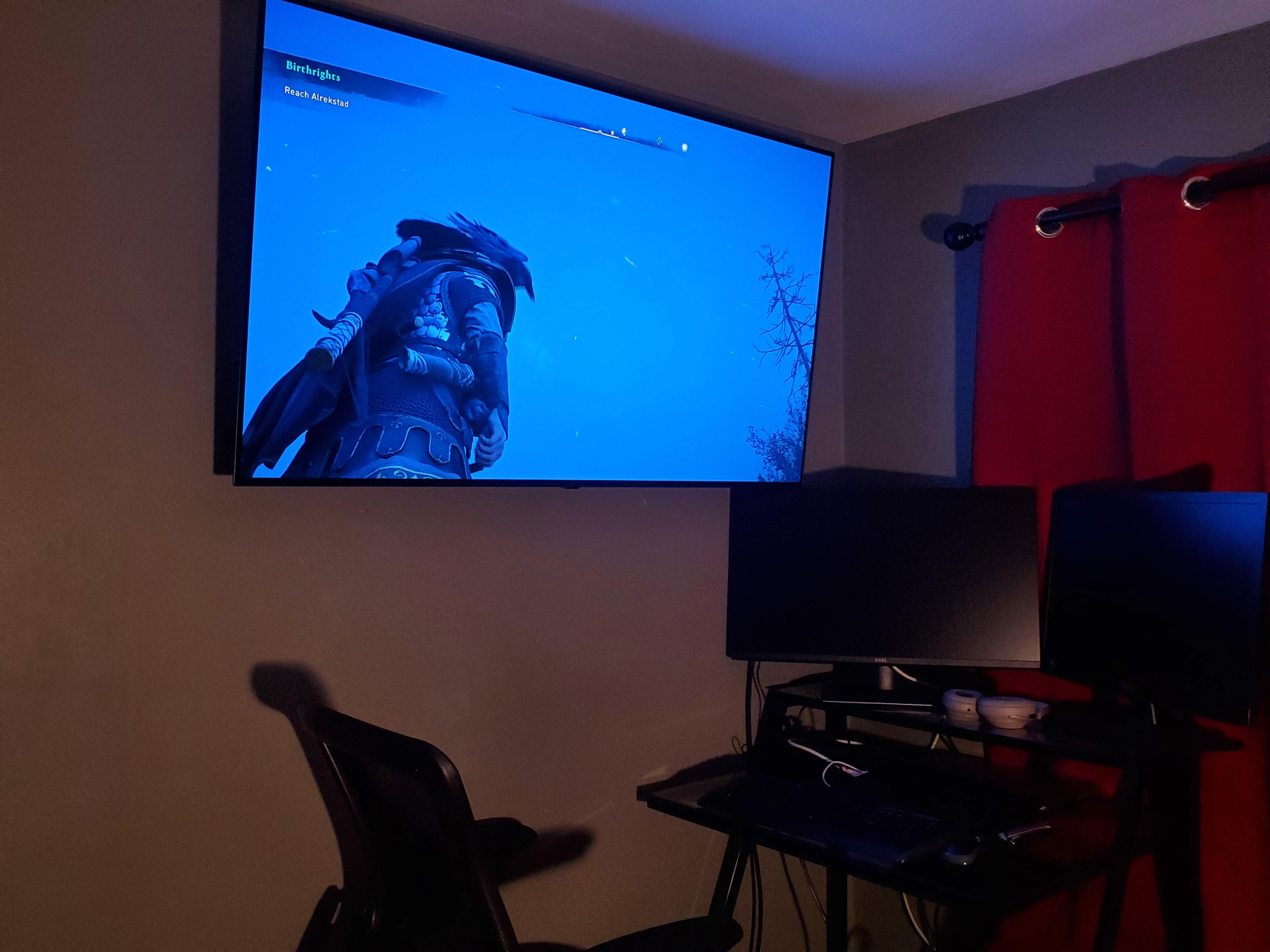 Battle Workstation Setup w/ Standing Desk | Scrolller