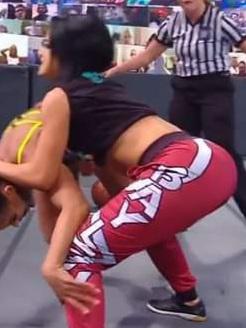 Bayley Smackdown | Scrolller
