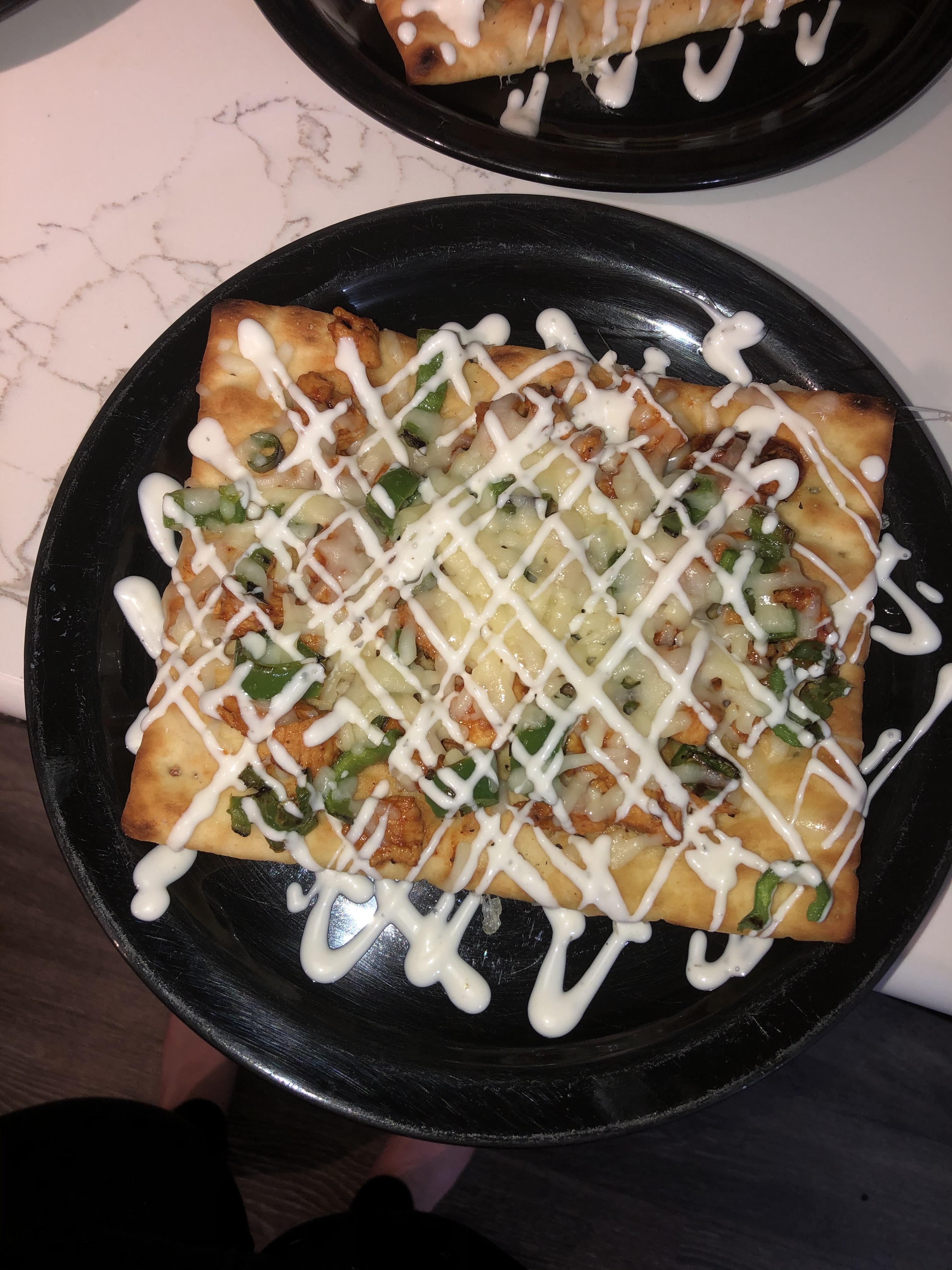 BBQ Ranch Chicken Flat breads 🤤 | Scrolller