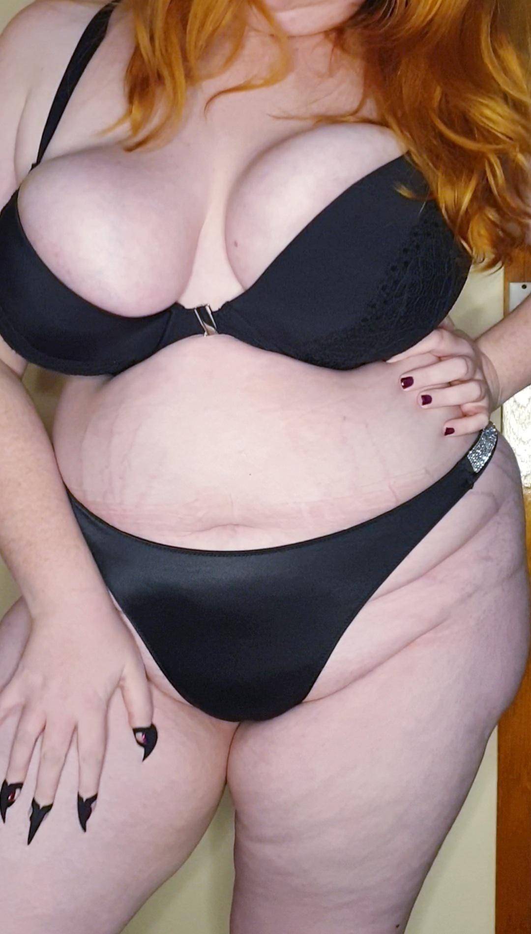 BBW Aussie Redhead has claws ;) | Scrolller