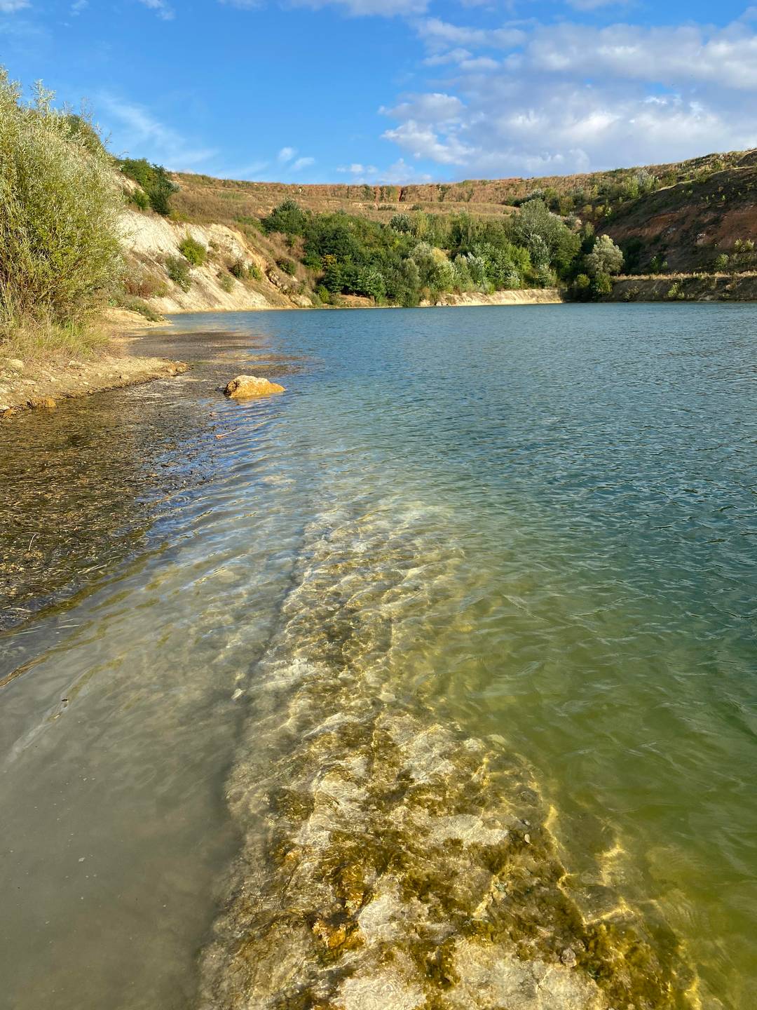 Bešenovačko jezero, Fruška Gora | Scrolller