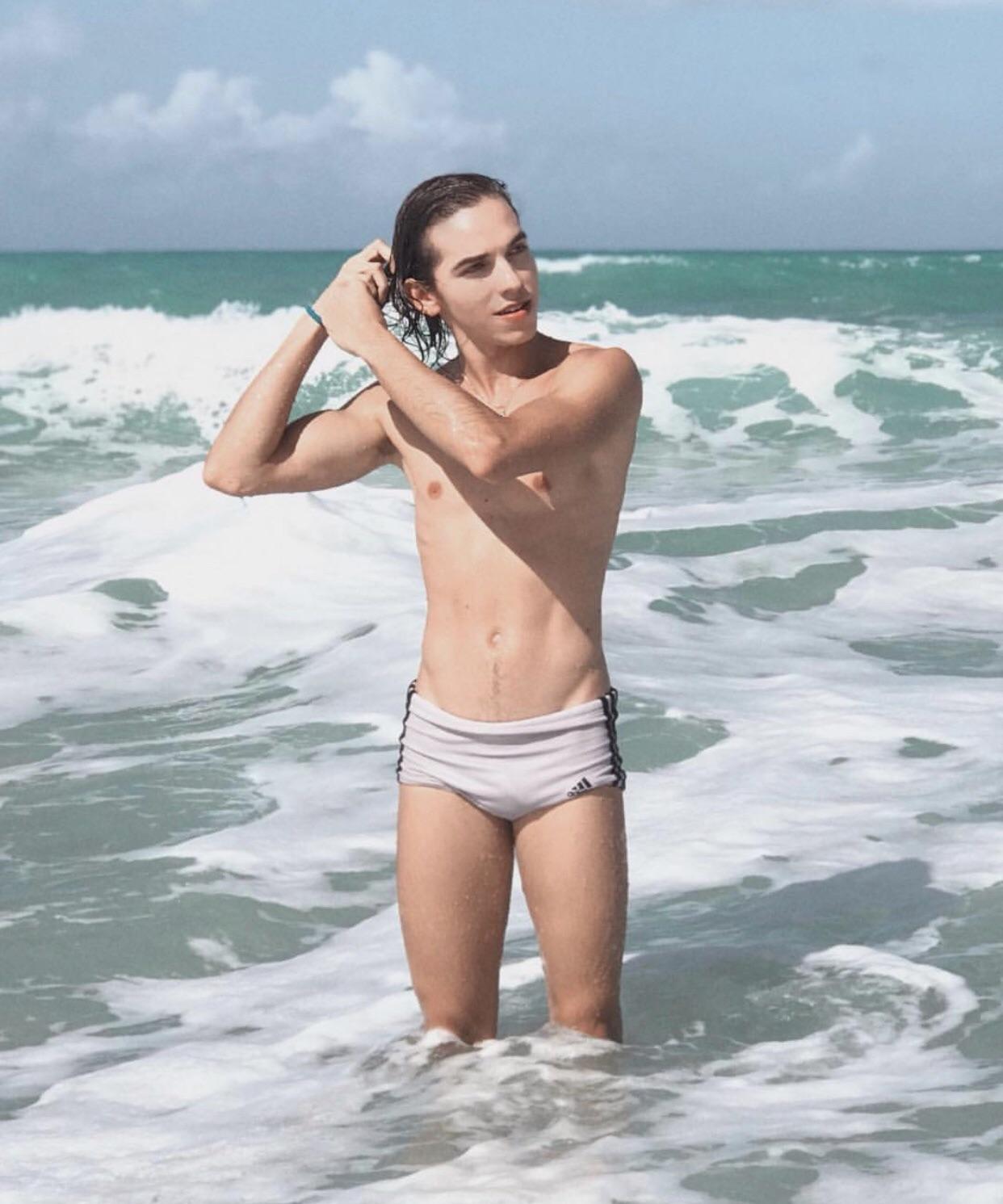 Beach boy | Scrolller