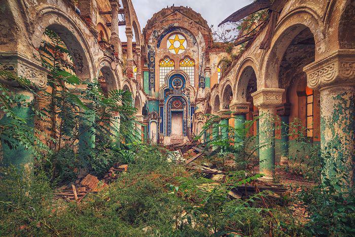 Beautiful abandoned synagogue | Scrolller