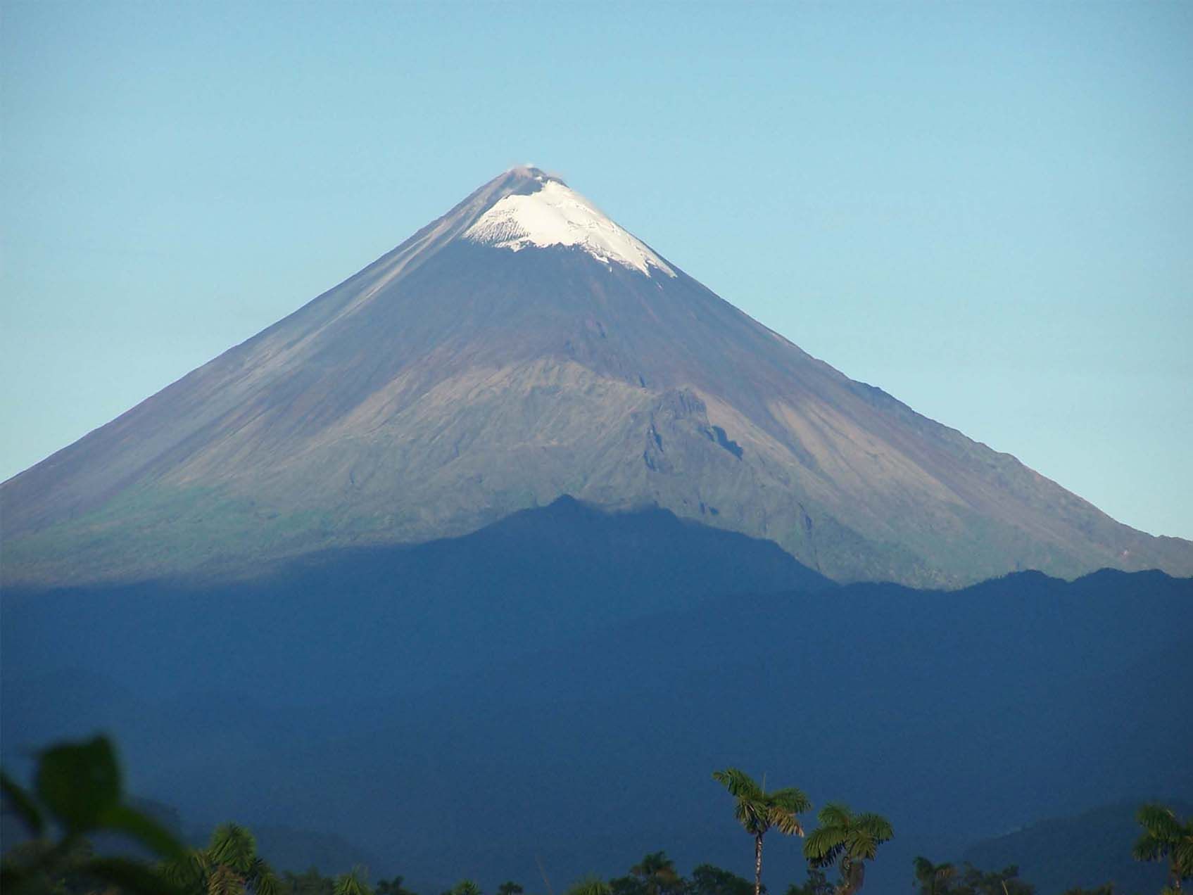 Beautiful cone, Mt Sangay Ecuador | Scrolller
