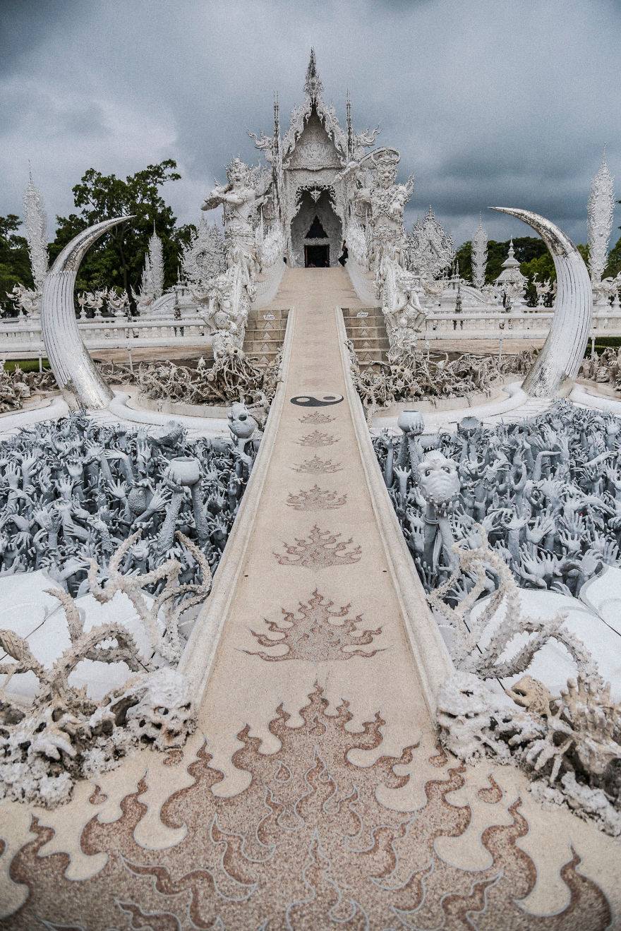 Beautiful Depiction of Hell - The White Temple, Thailand | Scrolller