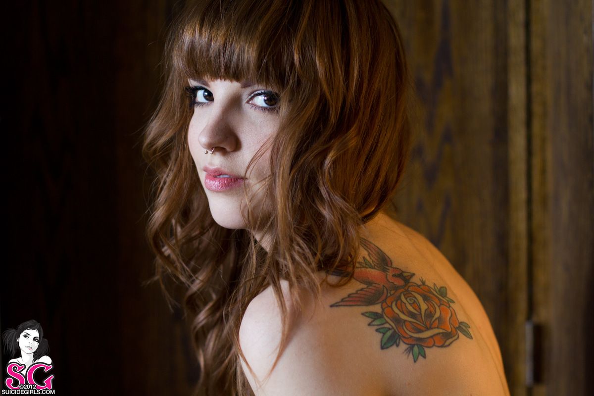 Beautiful ginger with septum piercing | Scrolller