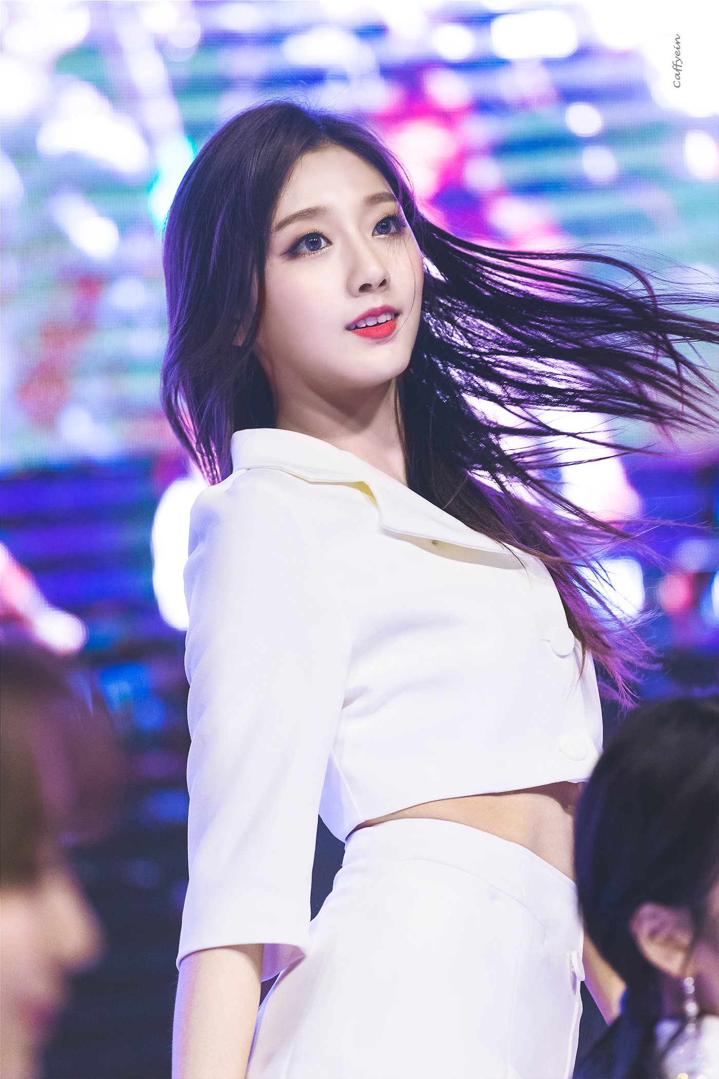 Beautiful Yein | Scrolller