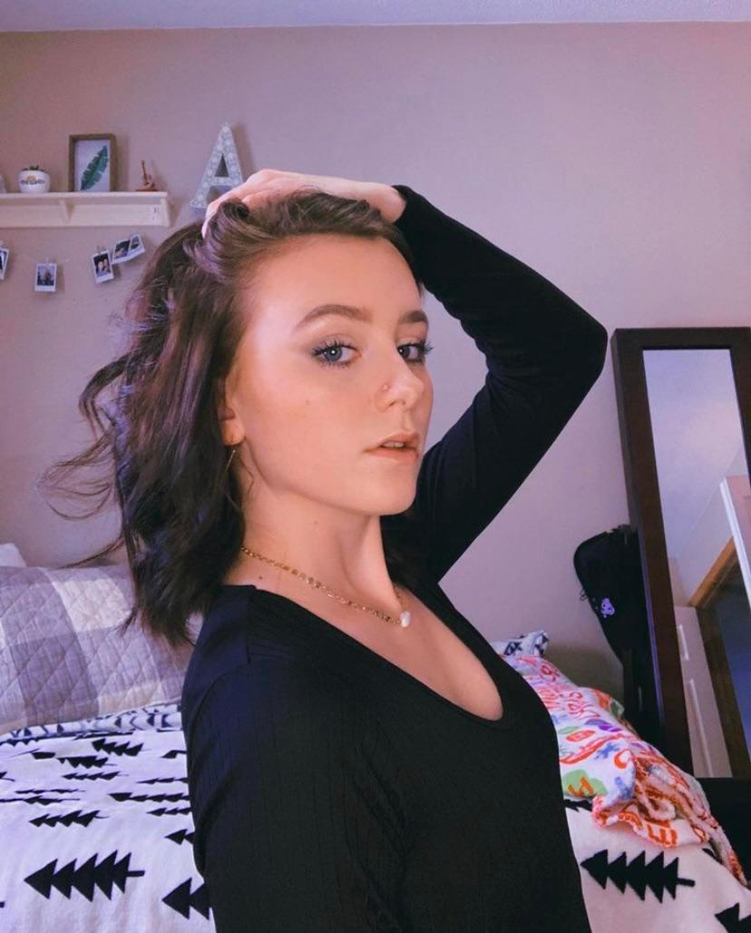 Bedroom photoshoot | Scrolller