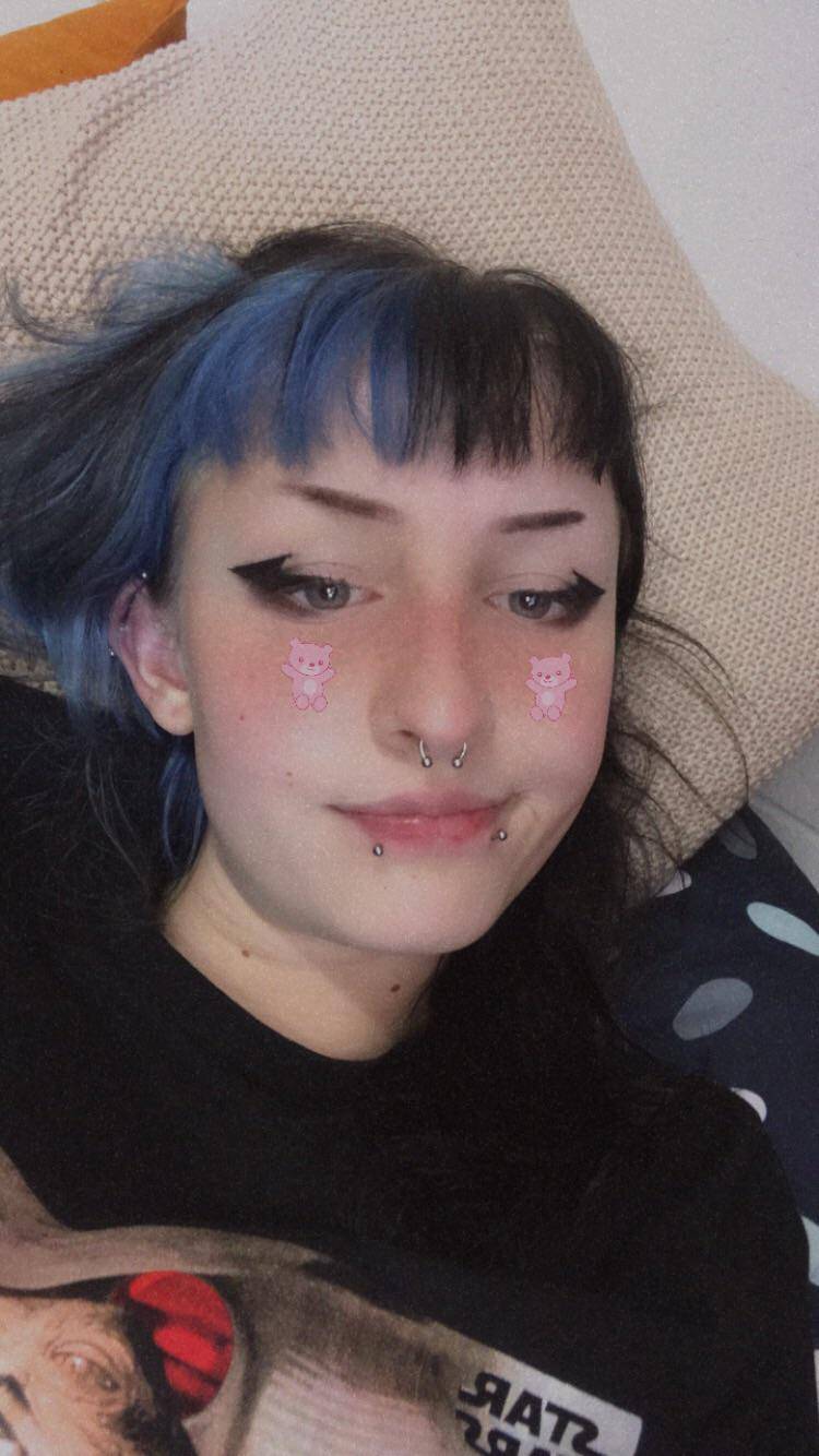 been feeling weird lately. but hiii! (under 18) | Scrolller