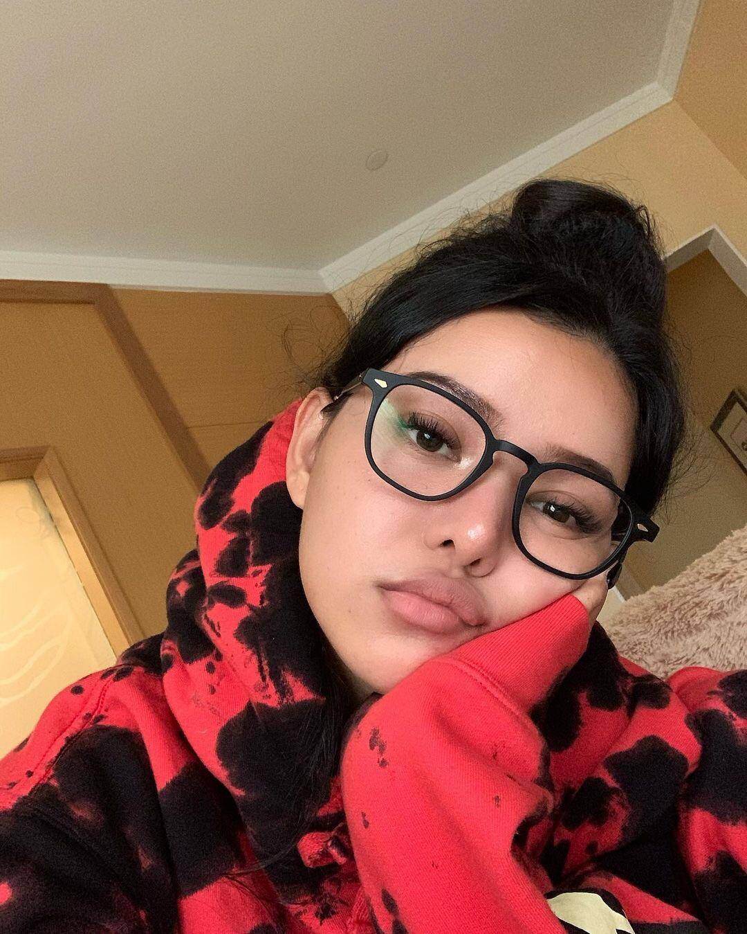 Bella Poarch | Scrolller