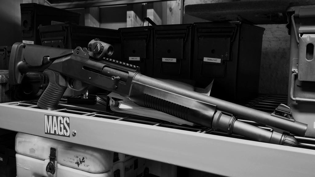 Benelli M4 SBS, collapsible stock, 7 rd tube, 14" entry barrel, Aimpoint | Scrolller