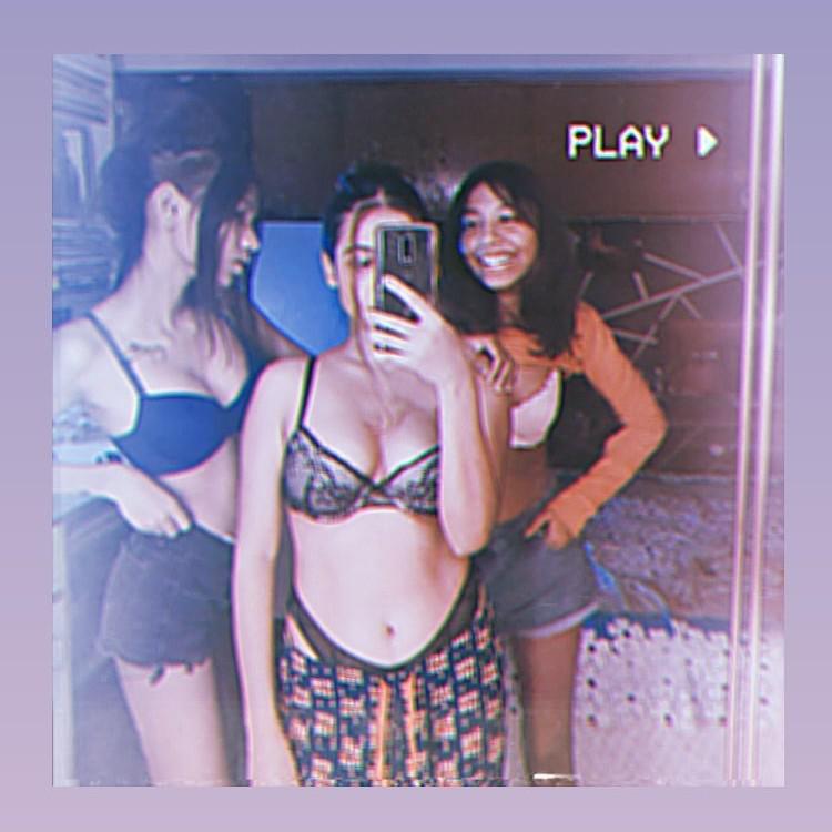 BEST FRIENDS...!! | Scrolller