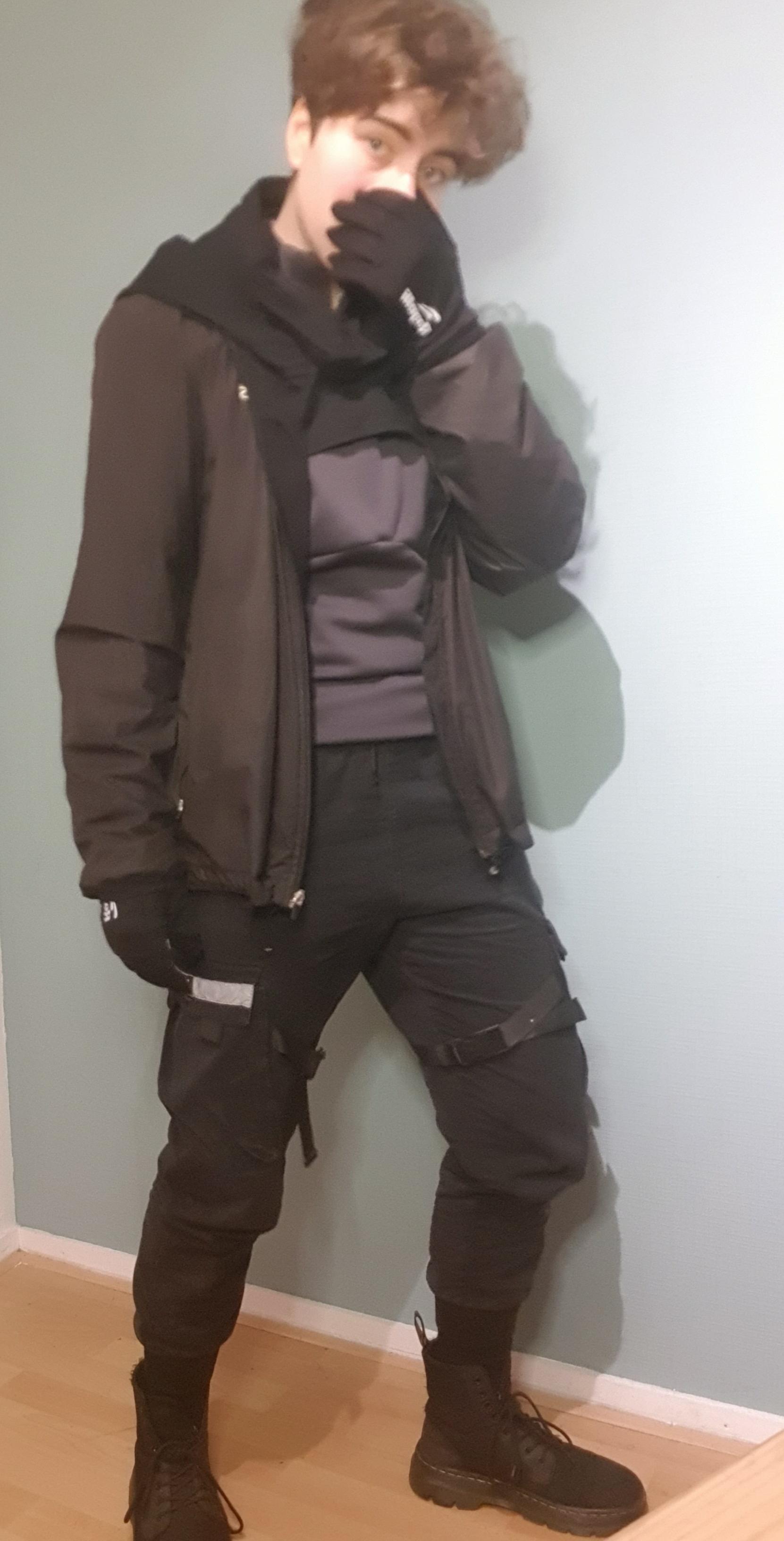 Beware the techwear-rookies | Scrolller